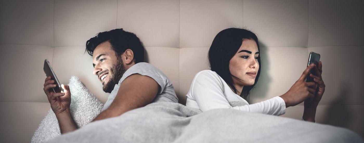 Réseaux sociaux et fidélité : quel impact sur le couple